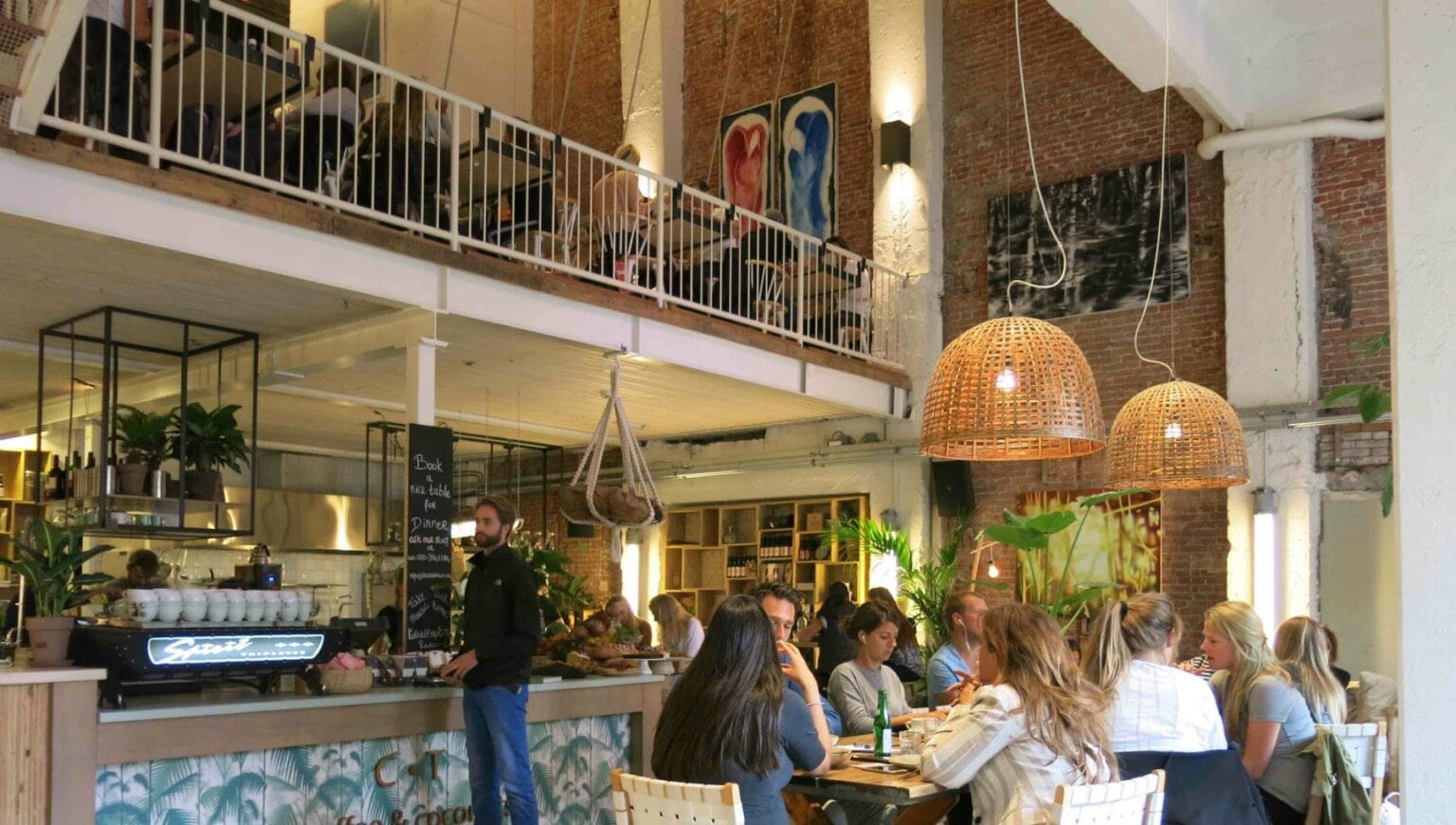 CT Coffee & Coconuts - Amsterdam Fan
